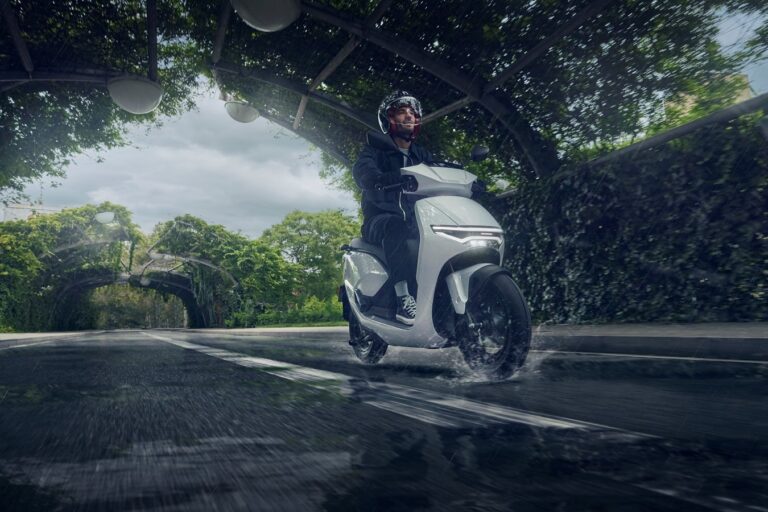 ホンダの新型電動バイク「CUV e・カブイー」は買い？新原付じゃ乗れないEVの魅力と注意点